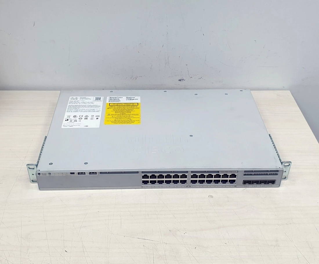 Cisco C9200L-24P-4G-E Catalyst 9200L L3 Switch 24 PoE+ Ethernet Ports Ref
