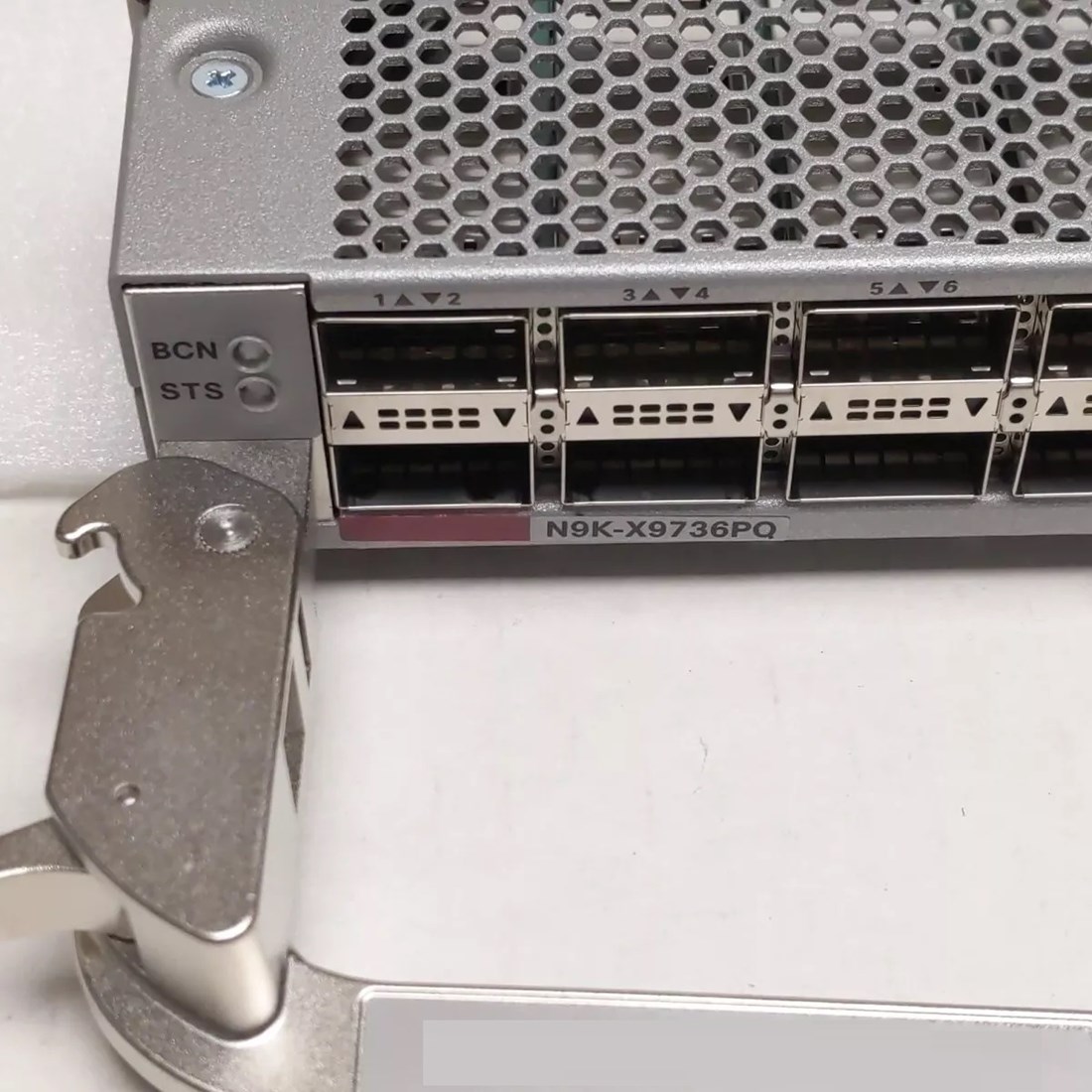 Cisco N9K-X9736PQ Nexus X9736PQ 36P 40GbE QSFP+ Line Card