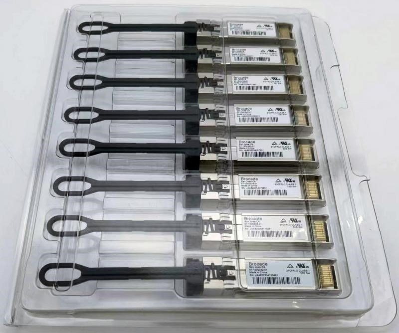 Brocade XBR-000213 32GB FC SWL SFP+ 8 pack